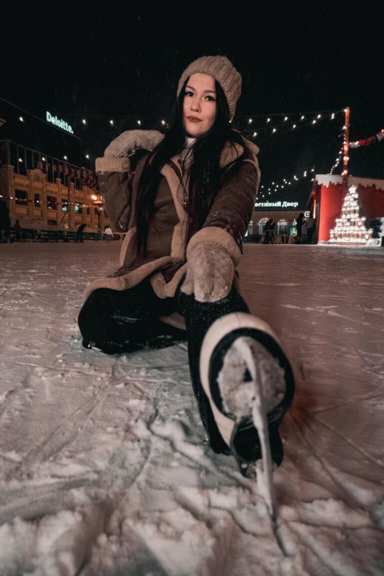 20+ Fashion-Forward Ice Skating Outfits to Dazzle on the Ice