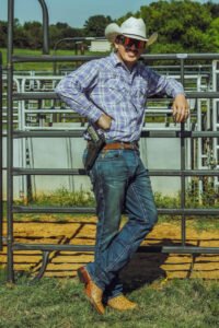 20+ Modern Men's Cowboy Outfits for Ranch Work to Saturday Night