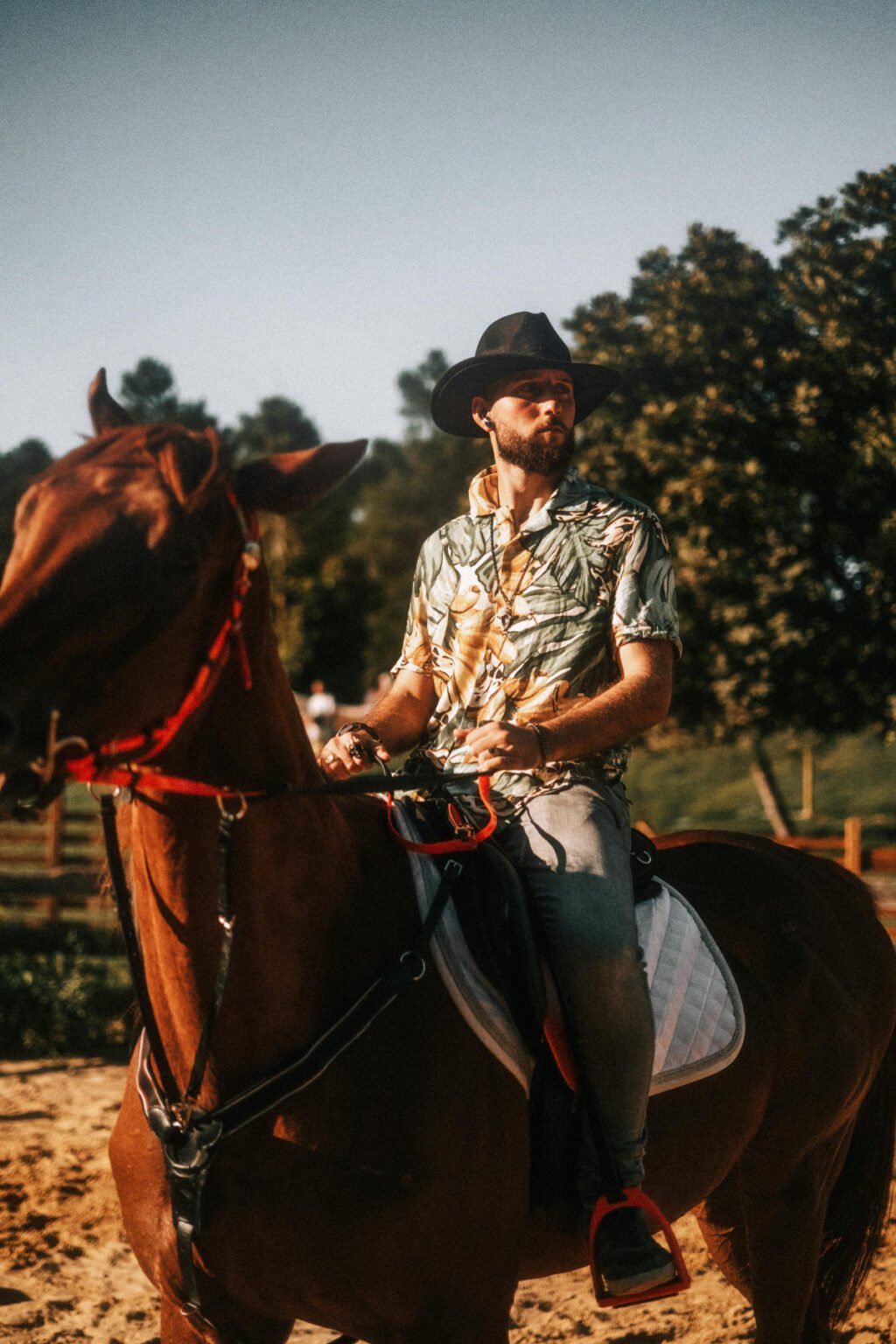 20+ Modern Men's Cowboy Outfits for Ranch Work to Saturday Night