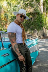 20+ Modern Men's Cowboy Outfits for Ranch Work to Saturday Night