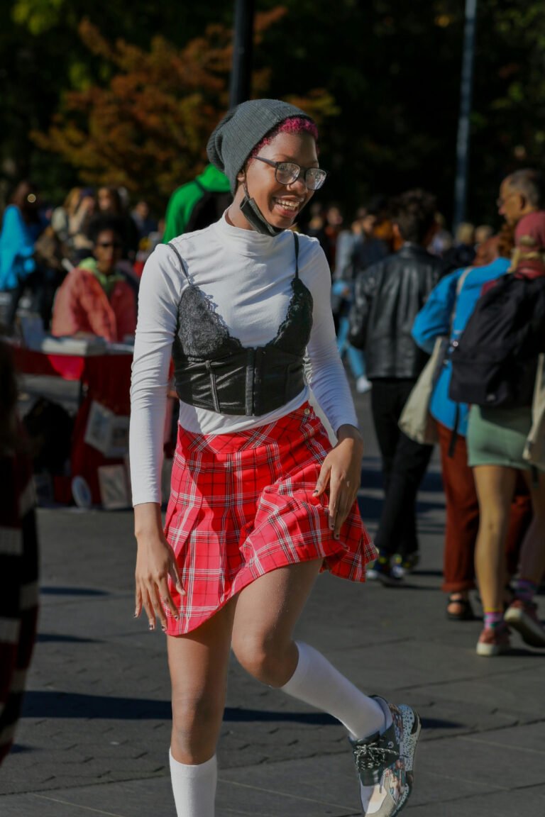 20+ Street-Ready Mardi Gras Outfits That Stand Out In Any Parade