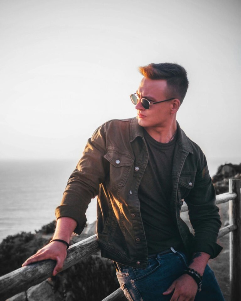 25+ Breezy Men's Beach Outfits That Work from Strolls to Parties