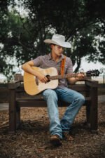 20+ Modern Men's Cowboy Outfits for Ranch Work to Saturday Night