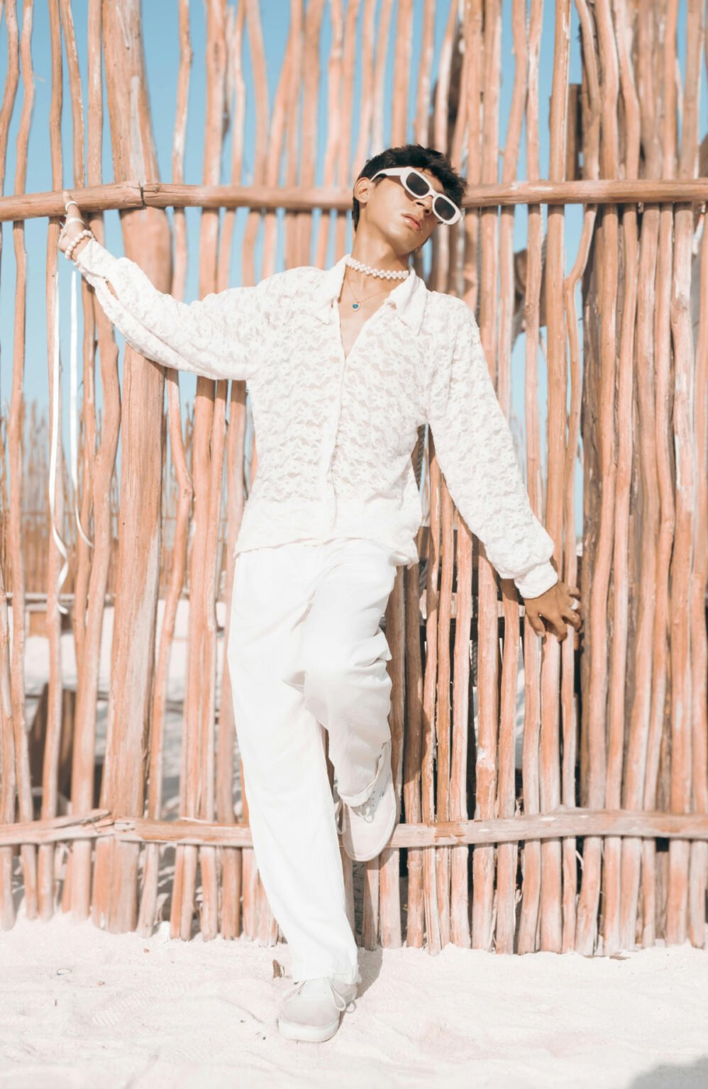25+ Trendy All White Men Outfits for a Fresh & Fine Look