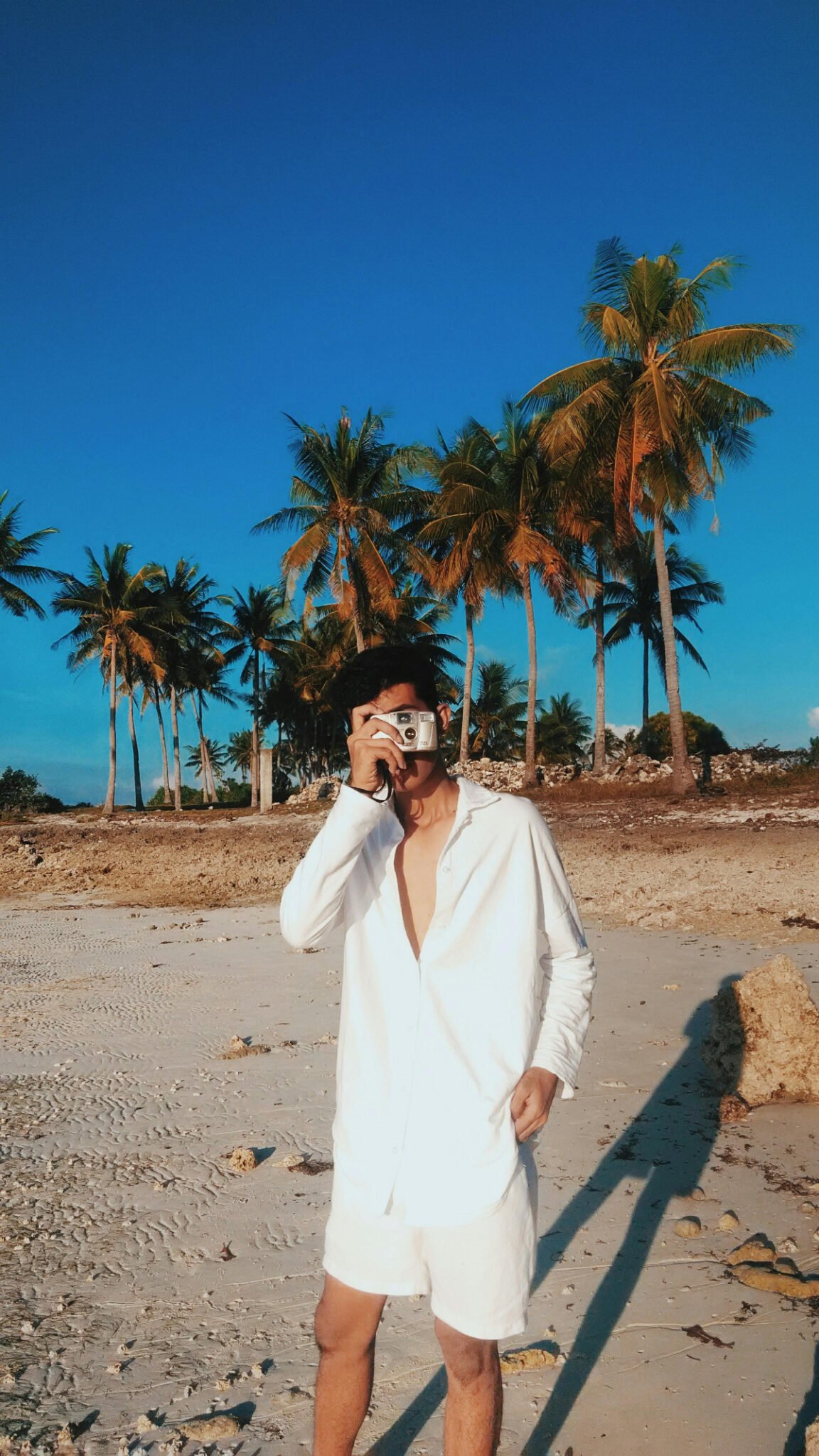 25+ Trendy All White Men Outfits for a Fresh & Fine Look