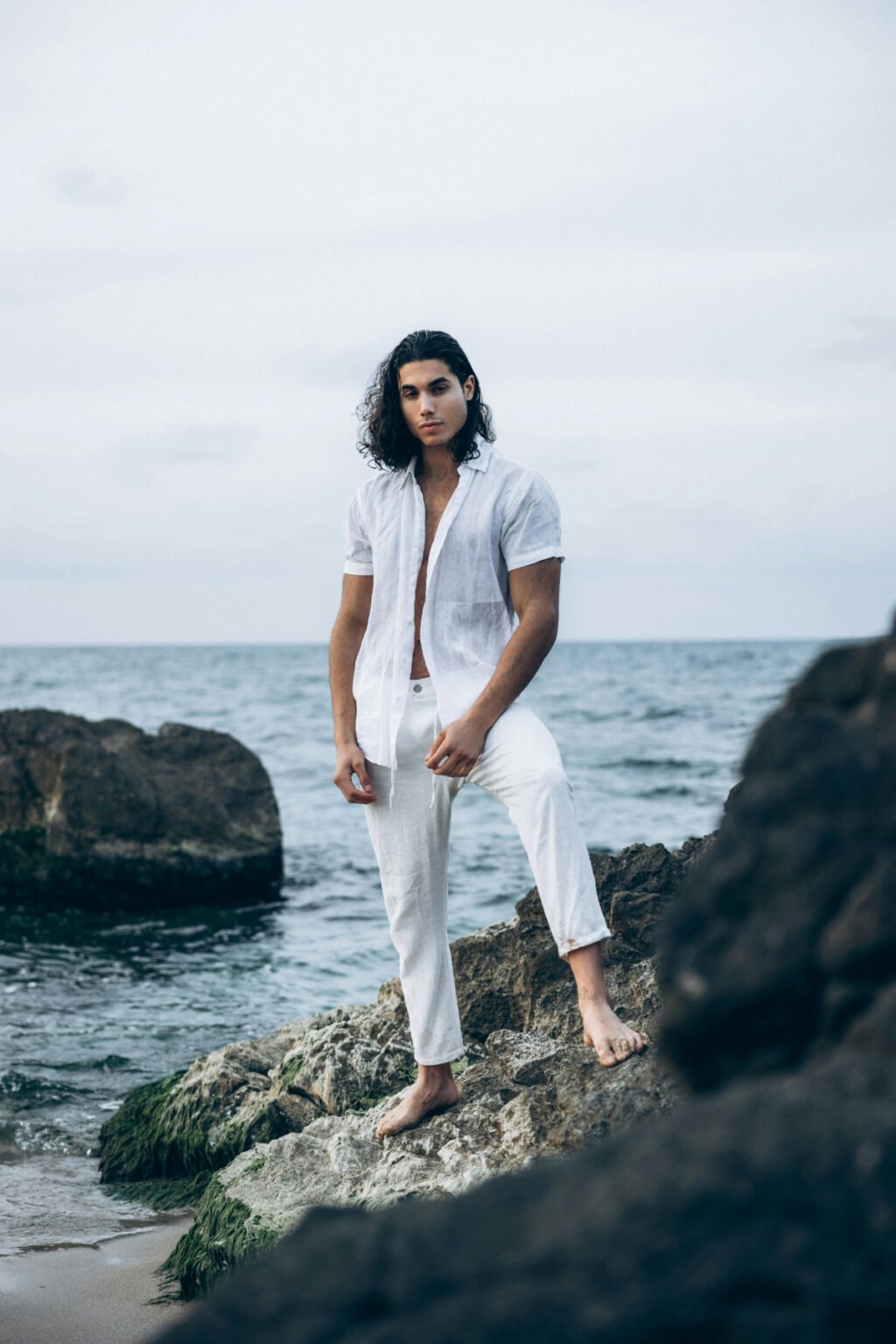 25+ Trendy All White Men Outfits for a Fresh & Fine Look