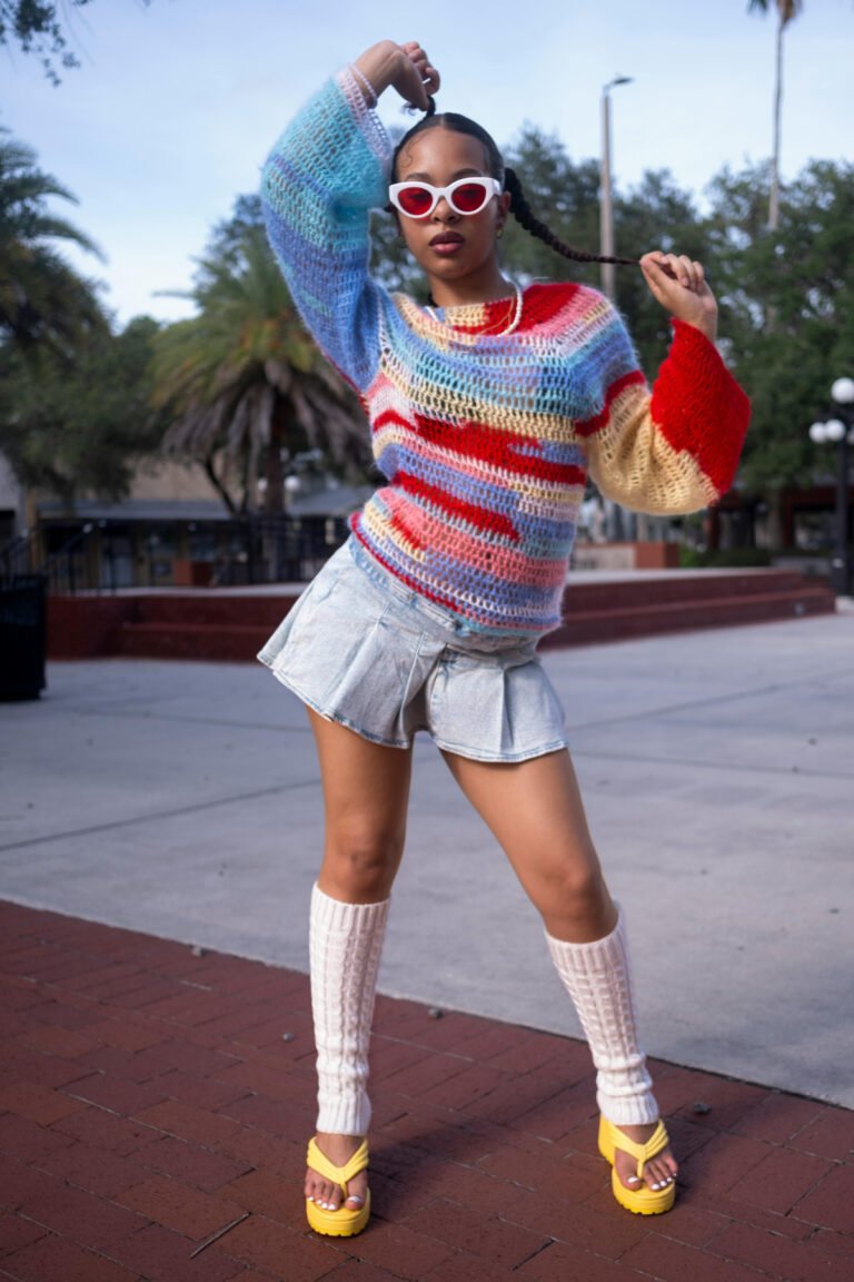 32+ Aesthetic Y2K Outfits to Make You Feel Like It's 2000 Again