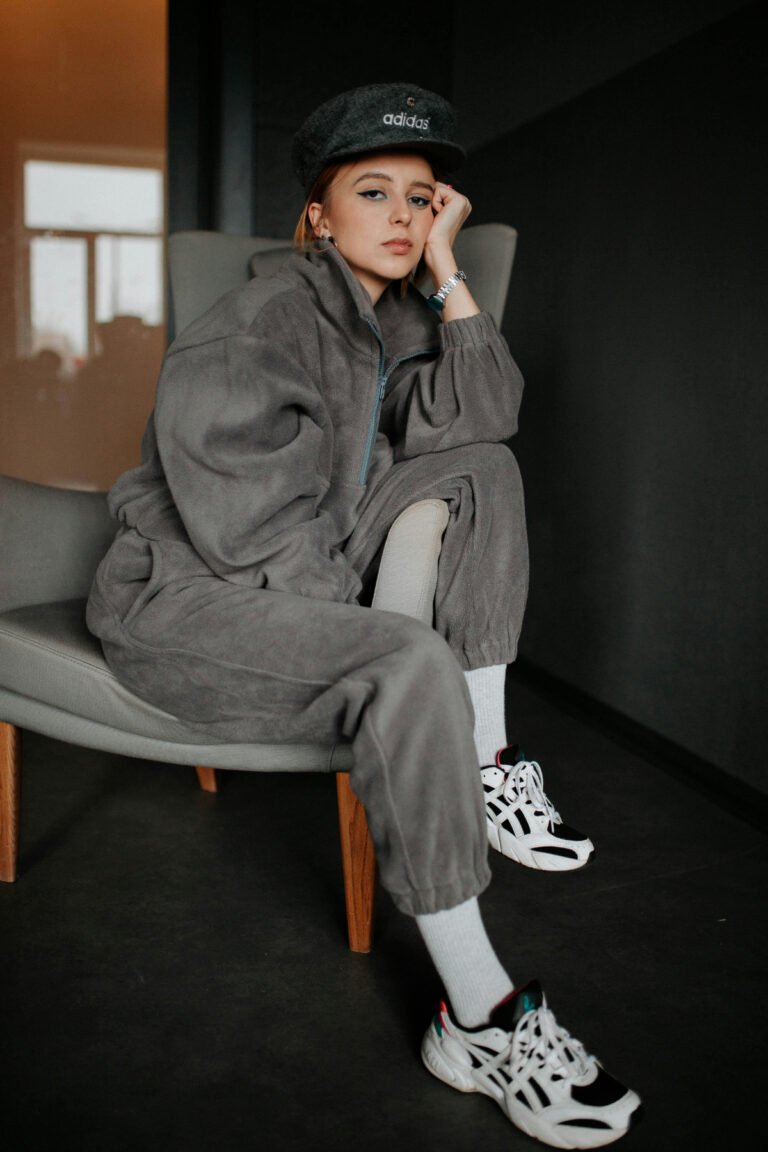 32+ Aesthetic Y2K Outfits to Make You Feel Like It's 2000 Again