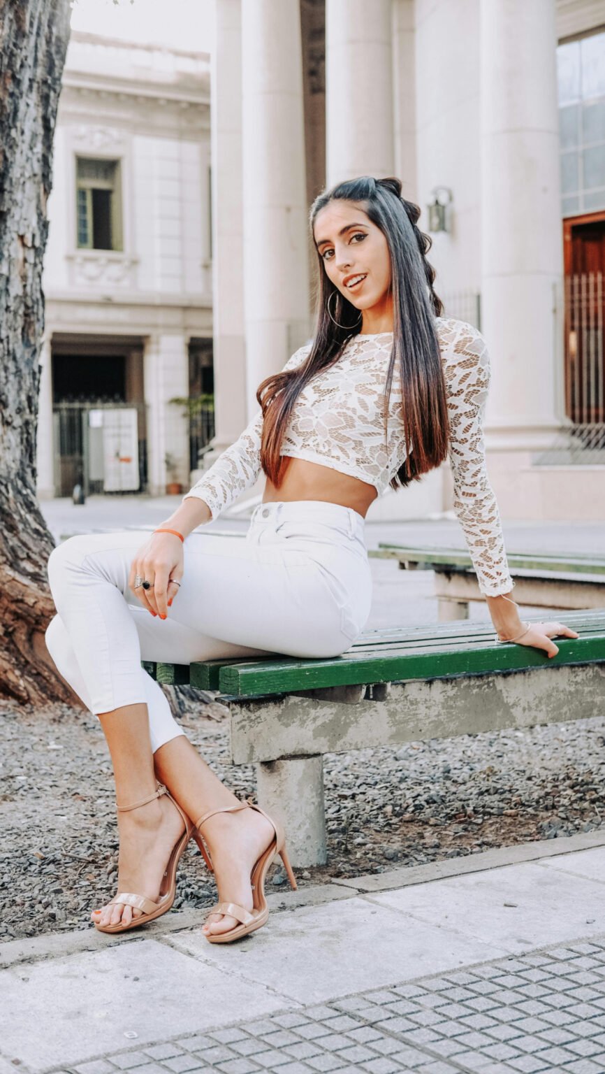 30+ Influencer-inspired Lace Outfits Women Need in Their Wardrobe