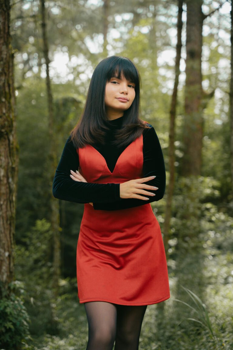 28+ Elegant Velvet Outfits That Look Celebrity-Expensive