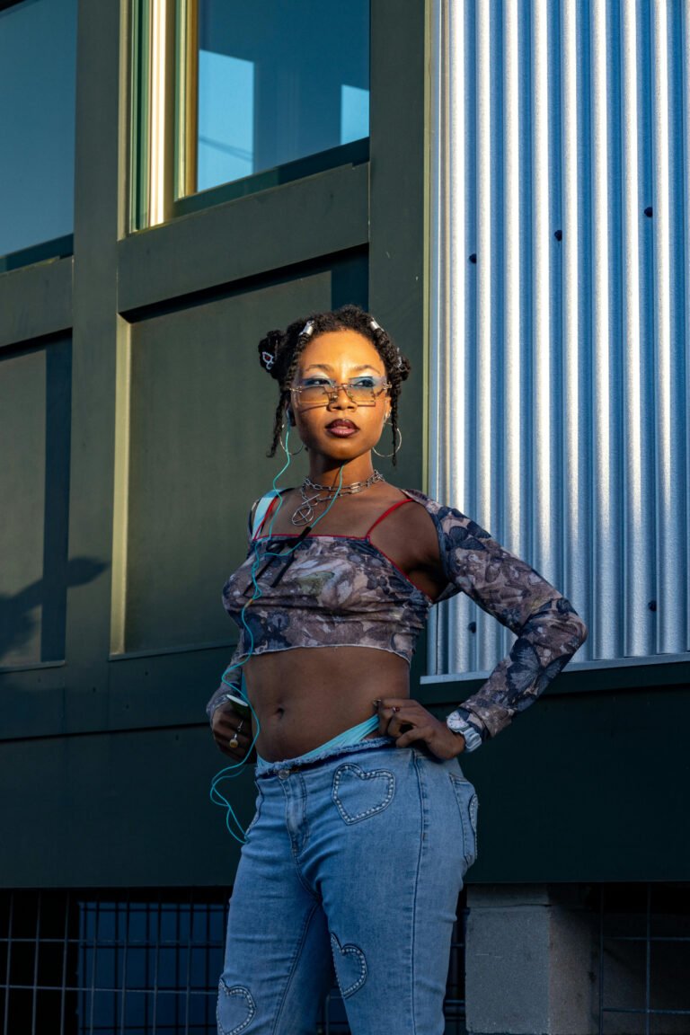 32+ Aesthetic Y2K Outfits to Make You Feel Like It's 2000 Again