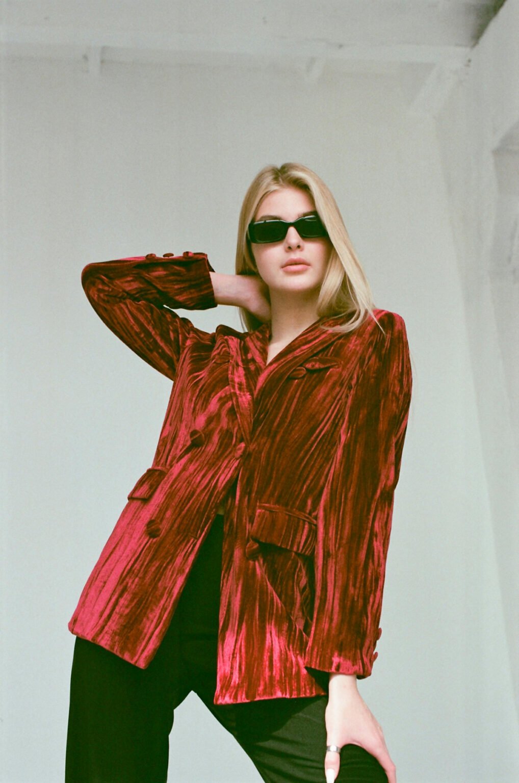 28+ Elegant Velvet Outfits That Look Celebrity-Expensive