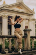 32+ Aesthetic Y2K Outfits to Make You Feel Like It's 2000 Again