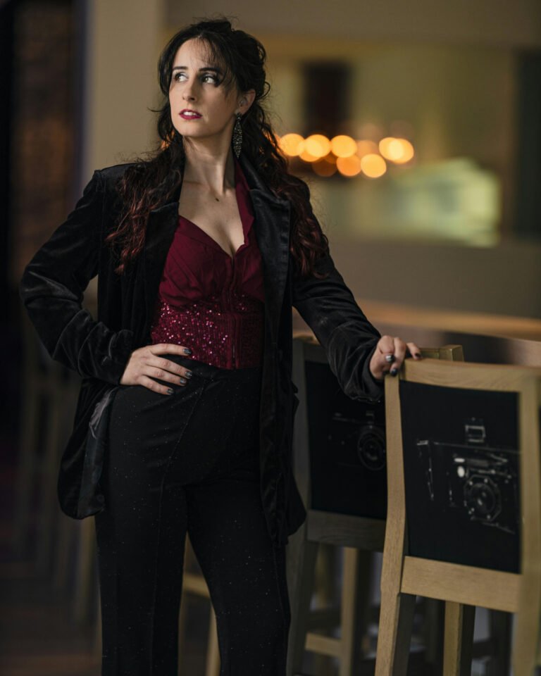 28+ Elegant Velvet Outfits That Look Celebrity-Expensive