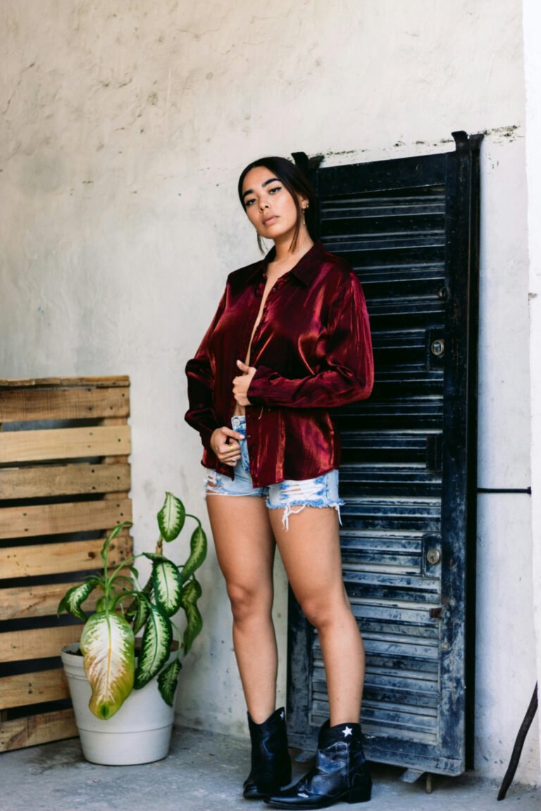 28+ Elegant Velvet Outfits That Look Celebrity-Expensive