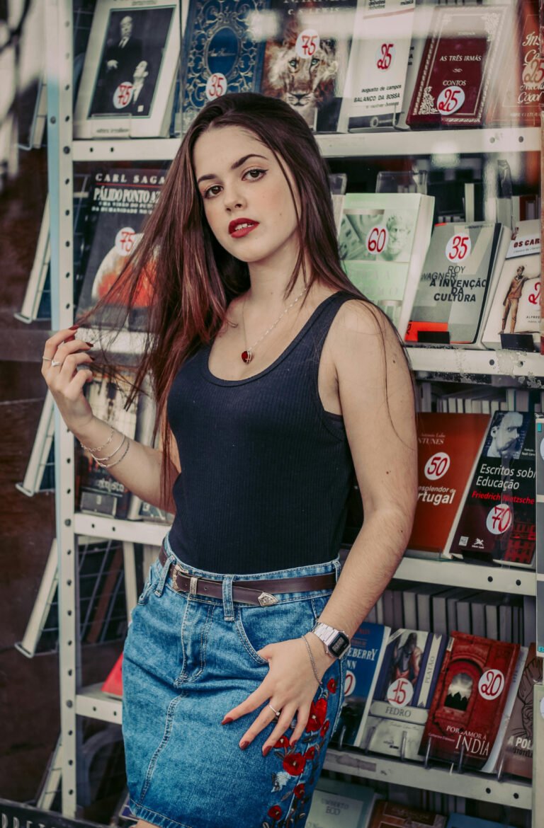 32+ Aesthetic Y2K Outfits to Make You Feel Like It's 2000 Again